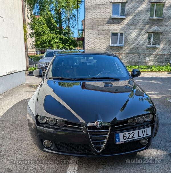 Melns Alfa Romeo 159 2011 Tallina, ar dzinēja tilpumu 2.40 L un nobraukumu 224 tūkst. km par 2250 €, foto 1 vietnē AUTOMOTO.COM.LV