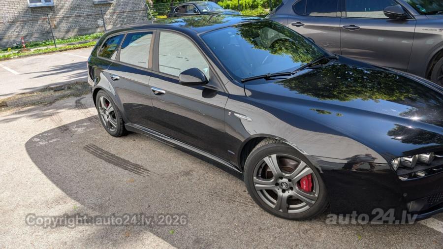Melns Alfa Romeo 159 2011 Tallina, ar dzinēja tilpumu 2.40 L un nobraukumu 224 tūkst. km par 2250 €, foto 7 vietnē AUTOMOTO.COM.LV