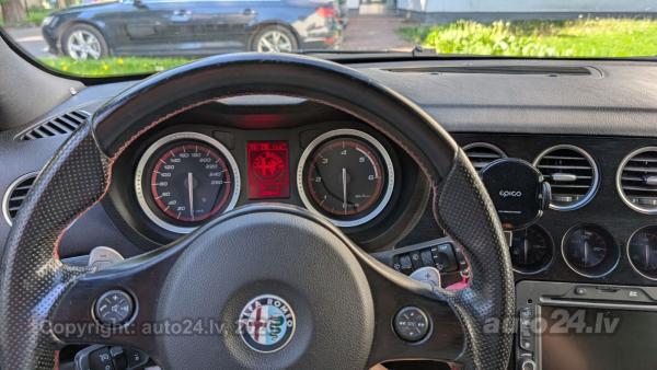 Melns Alfa Romeo 159 2011 Tallina, ar dzinēja tilpumu 2.40 L un nobraukumu 224 tūkst. km par 2250 €, foto 10 vietnē AUTOMOTO.COM.LV