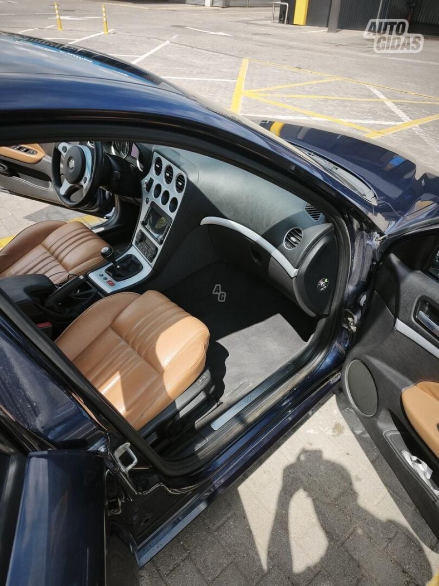 Синий Альфа Ромео 159 2006 в Шяуляй, объемом двигателя 2.40 л и пробегом 370 тыс. км за 3850 €, фото 13 на AUTOMOTO.COM.LV