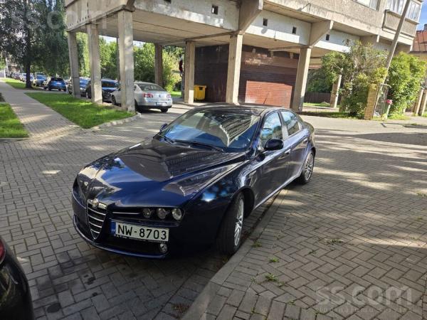 Blue Alfa Romeo 159 2008 in Riga, with an engine capacity of 2.20 L and mileage of 180 thousand km for 1800 €, photo 2 on AUTOMOTO.COM.LV