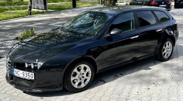 Zils Alfa Romeo 159 2006 Rīga, ar dzinēja tilpumu 1.90 L un nobraukumu 0 tūkst. km par 1990 €, foto 5 vietnē AUTOMOTO.COM.LV