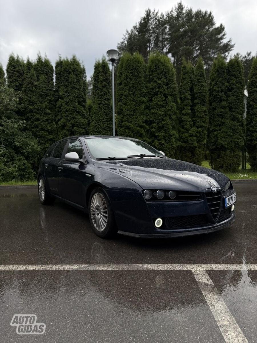 Zils Alfa Romeo 159 2006 Elektrėnai, ar dzinēja tilpumu 1.90 L un nobraukumu 452 tūkst. km par 2000 €, foto 1 vietnē AUTOMOTO.COM.LV