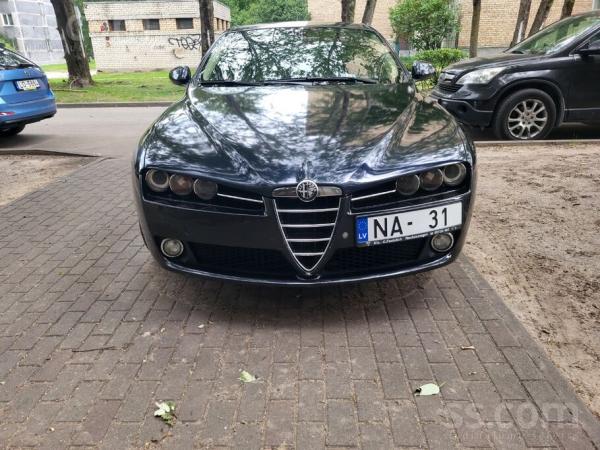 Blue Alfa Romeo 159 2006 in Riga, with an engine capacity of 2.40 L and mileage of 389 thousand km for 2200 €, photo 1 on AUTOMOTO.COM.LV