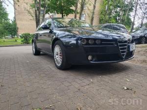 Blue Alfa Romeo 159 2006 in Riga, with an engine capacity of 2.40 L and mileage of 389 thousand km for 2200 €, photo 3 on AUTOMOTO.COM.LV