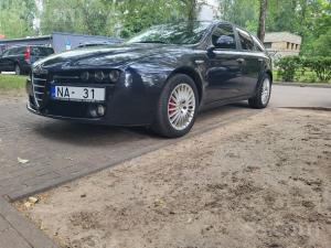 Blue Alfa Romeo 159 2006 in Riga, with an engine capacity of 2.40 L and mileage of 389 thousand km for 2200 €, photo 4 on AUTOMOTO.COM.LV