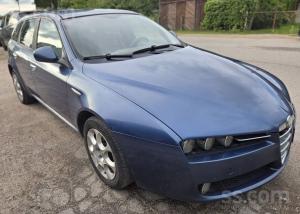 Blue Alfa Romeo 159 2006 in Talsi, with an engine capacity of 1.90 L and mileage of 278 thousand km for 1800 €, photo 7 on AUTOMOTO.COM.LV