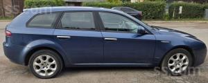 Blue Alfa Romeo 159 2006 in Talsi, with an engine capacity of 1.90 L and mileage of 278 thousand km for 1800 €, photo 8 on AUTOMOTO.COM.LV