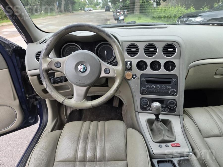 Blue Alfa Romeo 159 2006 in Talsi, with an engine capacity of 1.90 L and mileage of 278 thousand km for 1800 €, photo 12 on AUTOMOTO.COM.LV