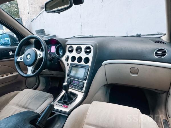 Синий Альфа Ромео 159 2006 в Рига, объемом двигателя 1.90 л и пробегом 325 тыс. км за 1390 €, фото 9 на AUTOMOTO.COM.LV