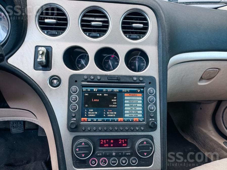 Zils Alfa Romeo 159 2006 Rīga, ar dzinēja tilpumu 1.90 L un nobraukumu 325 tūkst. km par 1390 €, foto 10 vietnē AUTOMOTO.COM.LV