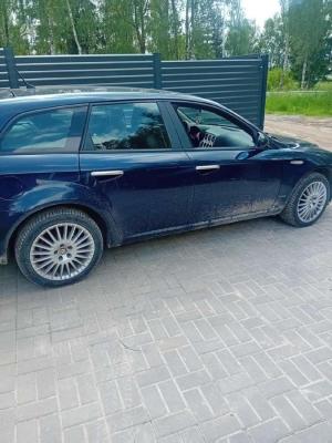 Zils Alfa Romeo 159 2008 Viļņa, ar dzinēja tilpumu 1.80 L un nobraukumu 270 tūkst. km par 1500 €, foto 3 vietnē AUTOMOTO.COM.LV