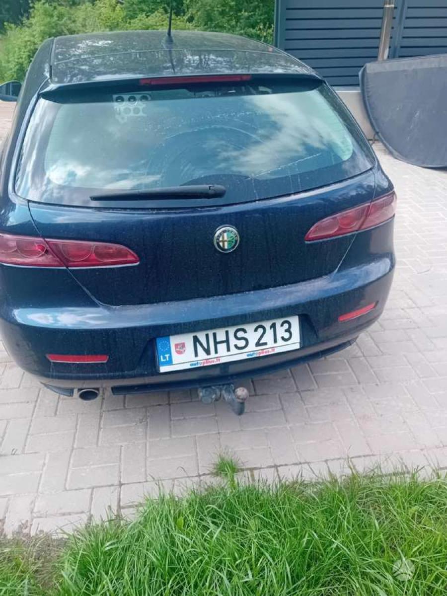 Zils Alfa Romeo 159 2008 Viļņa, ar dzinēja tilpumu 1.80 L un nobraukumu 270 tūkst. km par 1500 €, foto 4 vietnē AUTOMOTO.COM.LV