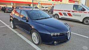 Zils Alfa Romeo 159 2008 Viļņa, ar dzinēja tilpumu 1.80 L un nobraukumu 282 tūkst. km par 800 €, foto 3 vietnē AUTOMOTO.COM.LV