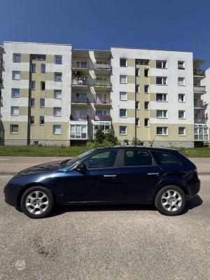 Zils Alfa Romeo 159 2008 Viļņa, ar dzinēja tilpumu 1.91 L un nobraukumu 275 tūkst. km par 2200 €, foto 3 vietnē AUTOMOTO.COM.LV