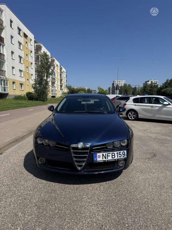 Zils Alfa Romeo 159 2008 Viļņa, ar dzinēja tilpumu 1.91 L un nobraukumu 275 tūkst. km par 2200 €, foto 1 vietnē AUTOMOTO.COM.LV