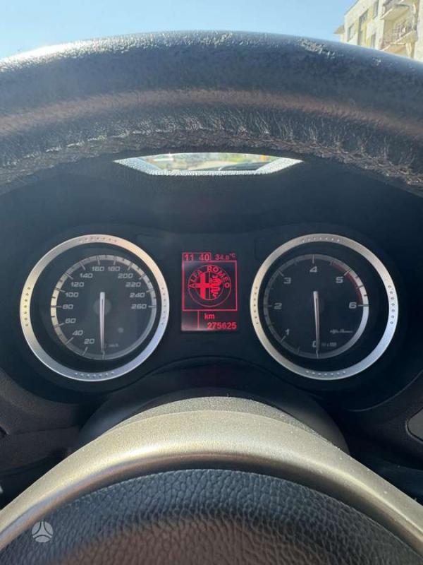 Zils Alfa Romeo 159 2008 Viļņa, ar dzinēja tilpumu 1.91 L un nobraukumu 275 tūkst. km par 2200 €, foto 8 vietnē AUTOMOTO.COM.LV
