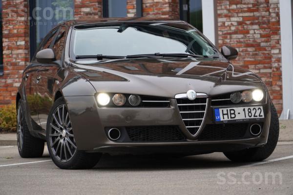 Brūns Alfa Romeo 159 2007 Rīga, ar dzinēja tilpumu 2.40 L un nobraukumu 324 tūkst. km par 1990 €, foto 1 vietnē AUTOMOTO.COM.LV