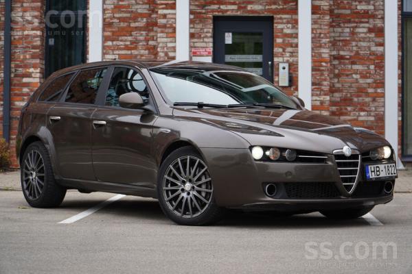 Brūns Alfa Romeo 159 2007 Rīga, ar dzinēja tilpumu 2.40 L un nobraukumu 324 tūkst. km par 1990 €, foto 2 vietnē AUTOMOTO.COM.LV