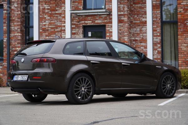 Brūns Alfa Romeo 159 2007 Rīga, ar dzinēja tilpumu 2.40 L un nobraukumu 324 tūkst. km par 1990 €, foto 10 vietnē AUTOMOTO.COM.LV