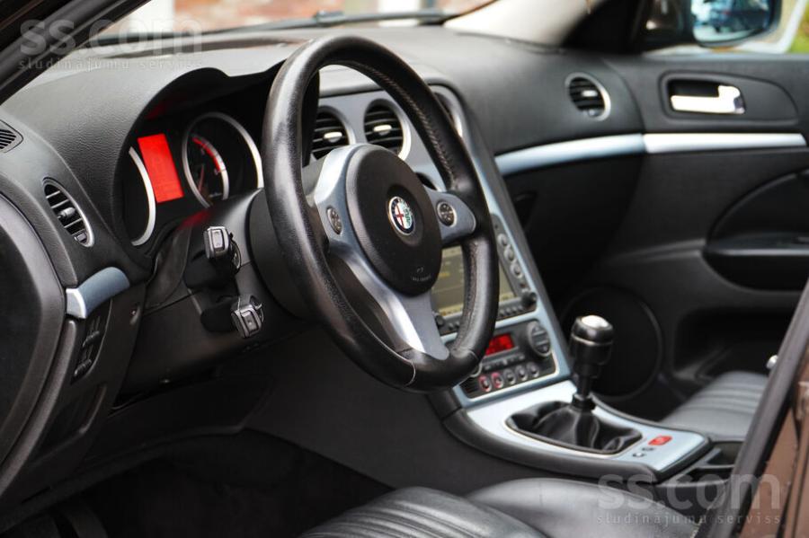 Коричневый Альфа Ромео 159 2007 в Рига, объемом двигателя 2.40 л и пробегом 324 тыс. км за 1990 €, фото 13 на AUTOMOTO.COM.LV