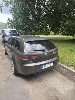 Brown Alfa Romeo 159 2007 in Riga, with an engine capacity of 1.90 L and mileage of 350 thousand km for 1175 €, photo 4 on AUTOMOTO.COM.LV