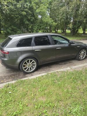 Brown Alfa Romeo 159 2007 in Riga, with an engine capacity of 1.90 L and mileage of 350 thousand km for 1175 €, photo 5 on AUTOMOTO.COM.LV