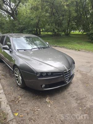 Brown Alfa Romeo 159 2007 in Riga, with an engine capacity of 1.90 L and mileage of 350 thousand km for 1175 €, photo 7 on AUTOMOTO.COM.LV