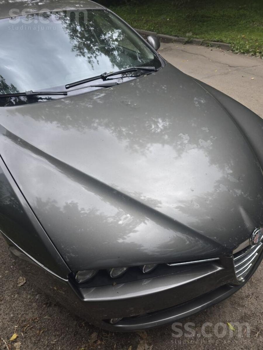 Brown Alfa Romeo 159 2007 in Riga, with an engine capacity of 1.90 L and mileage of 350 thousand km for 1175 €, photo 8 on AUTOMOTO.COM.LV