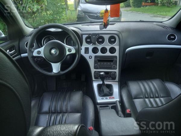 Brūns Alfa Romeo 159 2008 Ogre, ar dzinēja tilpumu 1.90 L un nobraukumu 269 tūkst. km par 2700 €, foto 1 vietnē AUTOMOTO.COM.LV