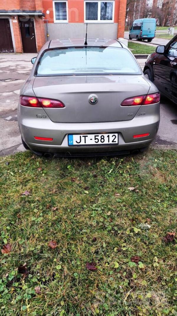 Zaļš Alfa Romeo 159 2006 Dobele, ar dzinēja tilpumu 2.20 L un nobraukumu 213 tūkst. km par 1000 €, foto 3 vietnē AUTOMOTO.COM.LV