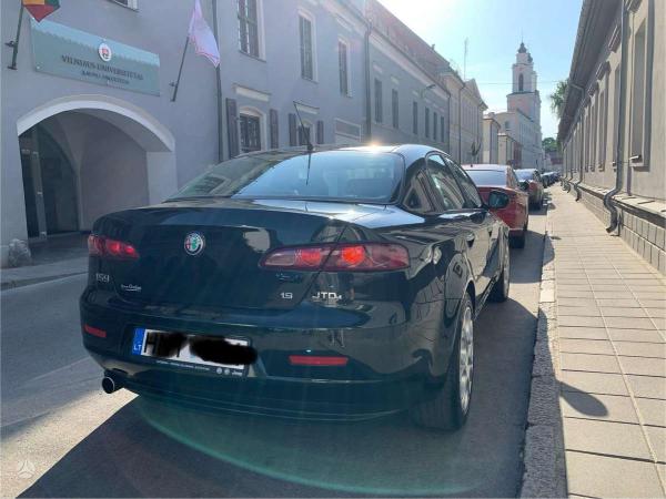 Green Alfa Romeo 159 2007 in Kaunas, with an engine capacity of 1.91 L and mileage of 227 thousand km for 2950 €, photo 1 on AUTOMOTO.COM.LV