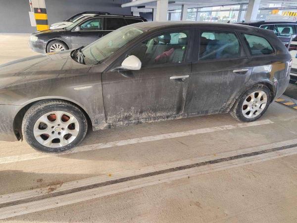 Green Alfa Romeo 159 2006 in Vilnius, with an engine capacity of 1.91 L and mileage of 220 thousand km for 990 €, photo 6 on AUTOMOTO.COM.LV
