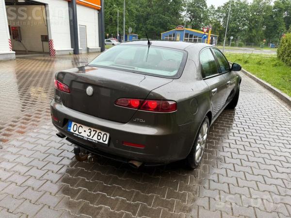 Grey Alfa Romeo 159 2006 in Riga, with an engine capacity of 1.90 L and mileage of 0 thousand km for 5150 €, photo 2 on AUTOMOTO.COM.LV