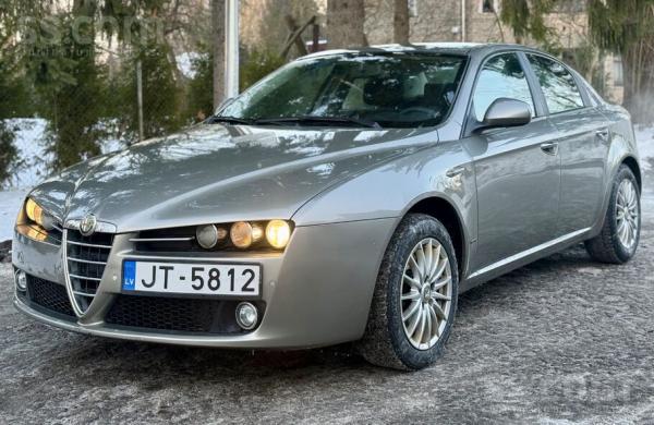 Grey Alfa Romeo 159 2006 in Riga, with an engine capacity of 2.20 L and mileage of 214 thousand km for 2590 €, photo 1 on AUTOMOTO.COM.LV
