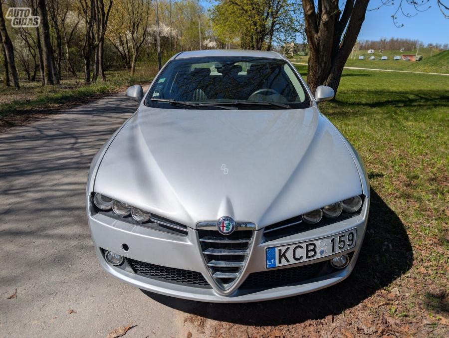 Pelēks Alfa Romeo 159 2006 Kauņa, ar dzinēja tilpumu 2.40 L un nobraukumu 230 tūkst. km par 2300 €, foto 14 vietnē AUTOMOTO.COM.LV