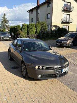 Grey Alfa Romeo 159 2006 in Kaunas, with an engine capacity of 1.91 L and mileage of 281 thousand km for 1100 €, photo 3 on AUTOMOTO.COM.LV