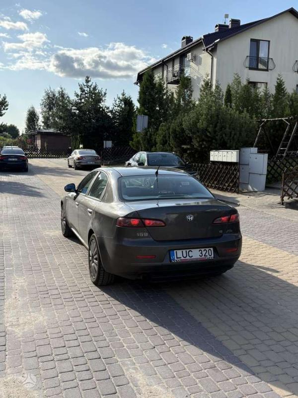 Pelēks Alfa Romeo 159 2006 Kauņa, ar dzinēja tilpumu 1.91 L un nobraukumu 281 tūkst. km par 1100 €, foto 3 vietnē AUTOMOTO.COM.LV