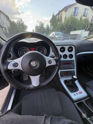 Grey Alfa Romeo 159 2006 in Kaunas, with an engine capacity of 1.91 L and mileage of 281 thousand km for 1100 €, photo 12 on AUTOMOTO.COM.LV
