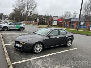 Grey Alfa Romeo 159 2006 in Riga, with an engine capacity of 2.40 L and mileage of 226 thousand km for 3000 €, photo 17 on AUTOMOTO.COM.LV