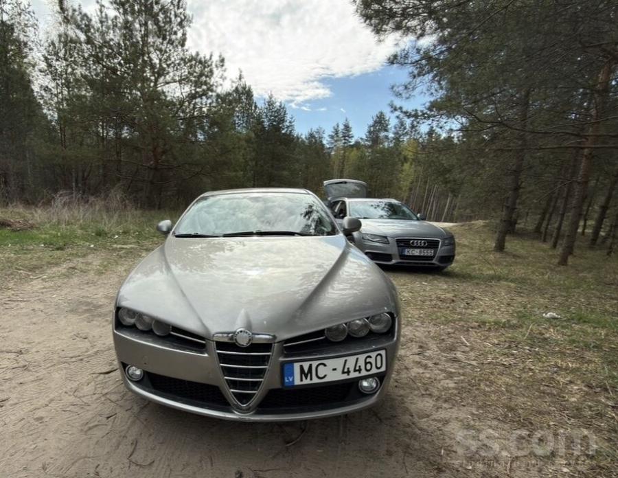 Pelēks Alfa Romeo 159 2007 Rīga, ar dzinēja tilpumu 2.20 L un nobraukumu 203 tūkst. km par 1800 €, foto 5 vietnē AUTOMOTO.COM.LV