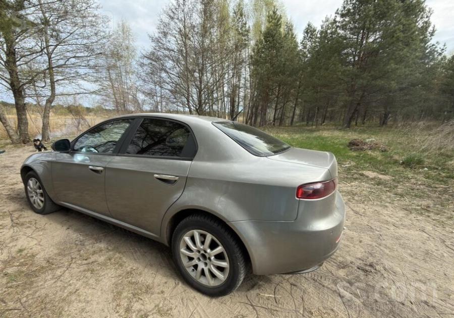 Pelēks Alfa Romeo 159 2007 Rīga, ar dzinēja tilpumu 2.20 L un nobraukumu 203 tūkst. km par 1800 €, foto 9 vietnē AUTOMOTO.COM.LV