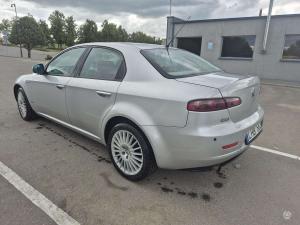 Pelēks Alfa Romeo 159 2007 Kauņa, ar dzinēja tilpumu 1.91 L un nobraukumu 368 tūkst. km par 1400 €, foto 6 vietnē AUTOMOTO.COM.LV