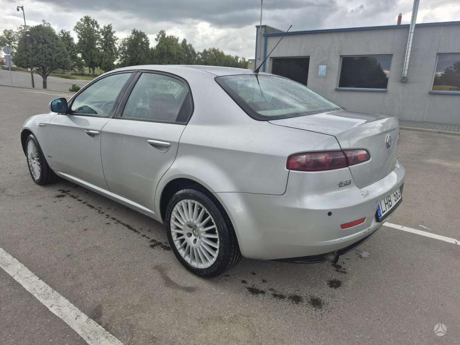 Pelēks Alfa Romeo 159 2007 Kauņa, ar dzinēja tilpumu 1.91 L un nobraukumu 368 tūkst. km par 1400 €, foto 6 vietnē AUTOMOTO.COM.LV