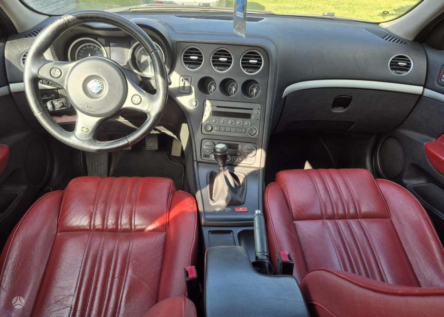 Pelēks Alfa Romeo 159 2007 Kauņa, ar dzinēja tilpumu 1.91 L un nobraukumu 368 tūkst. km par 1400 €, foto 7 vietnē AUTOMOTO.COM.LV