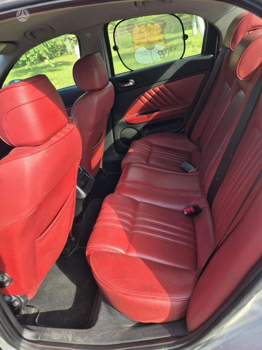 Pelēks Alfa Romeo 159 2007 Kauņa, ar dzinēja tilpumu 1.91 L un nobraukumu 368 tūkst. km par 1400 €, foto 8 vietnē AUTOMOTO.COM.LV