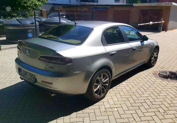 Pelēks Alfa Romeo 159 2008 Klaipėda, ar dzinēja tilpumu 1.91 L un nobraukumu 450 tūkst. km par 2950 €, foto 7 vietnē AUTOMOTO.COM.LV