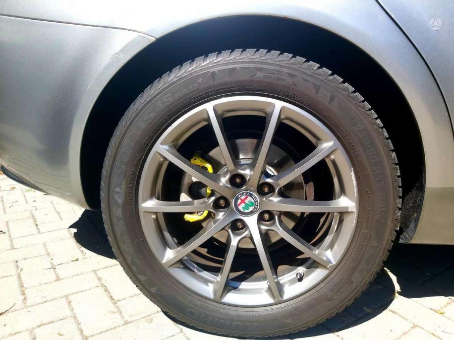 Pelēks Alfa Romeo 159 2008 Klaipėda, ar dzinēja tilpumu 1.91 L un nobraukumu 450 tūkst. km par 2950 €, foto 22 vietnē AUTOMOTO.COM.LV
