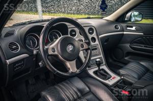 Pelēks Alfa Romeo 159 2008 Rīga, ar dzinēja tilpumu 1.90 L un nobraukumu 289 tūkst. km par 1390 €, foto 10 vietnē AUTOMOTO.COM.LV