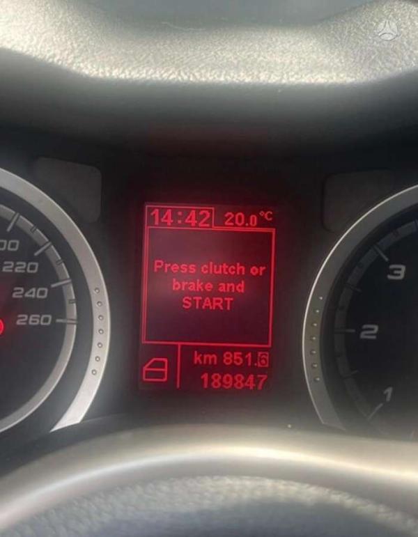 Grey Alfa Romeo 159 2009 in Marijampole, with an engine capacity of 1.91 L and mileage of 190 thousand km for 800 €, photo 9 on AUTOMOTO.COM.LV
